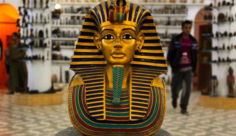 Egyptian Souvenirs: Famous 30 things in Egypt to buy in 2025
